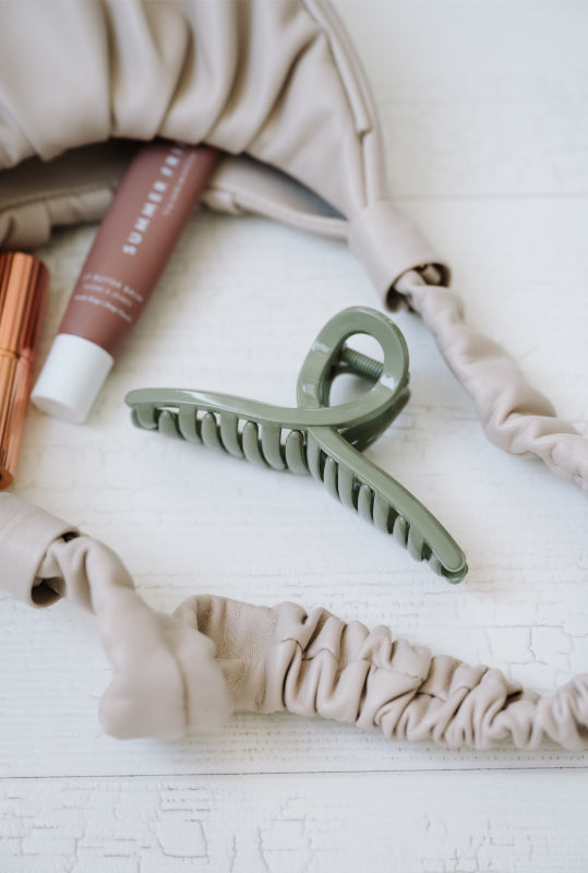The Collette Claw Clip – Effortless Shop